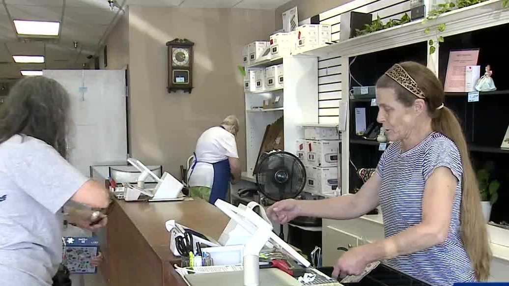 Woman goes from homelessness to managing a store in 4 years