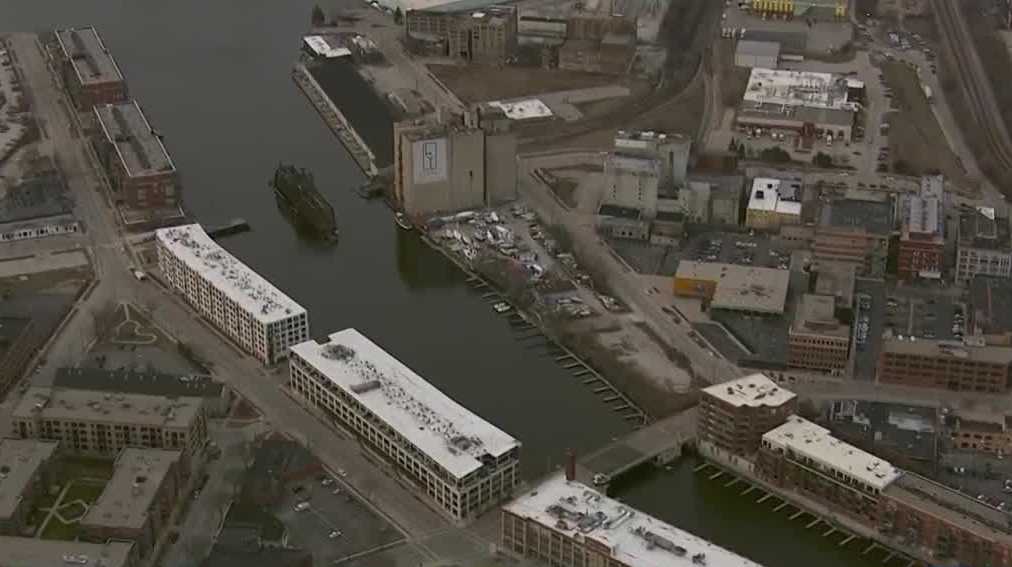 Milwaukee River pollution cleanup plan under review