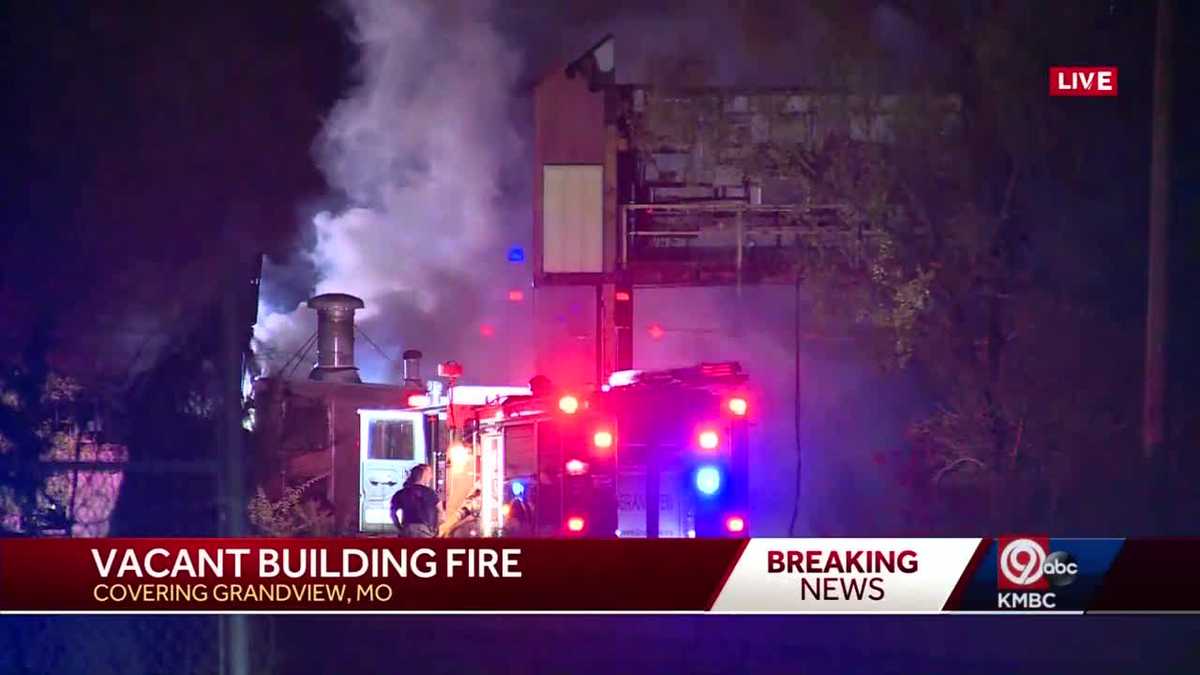 Firefighters battle commercial building blaze in Grandview