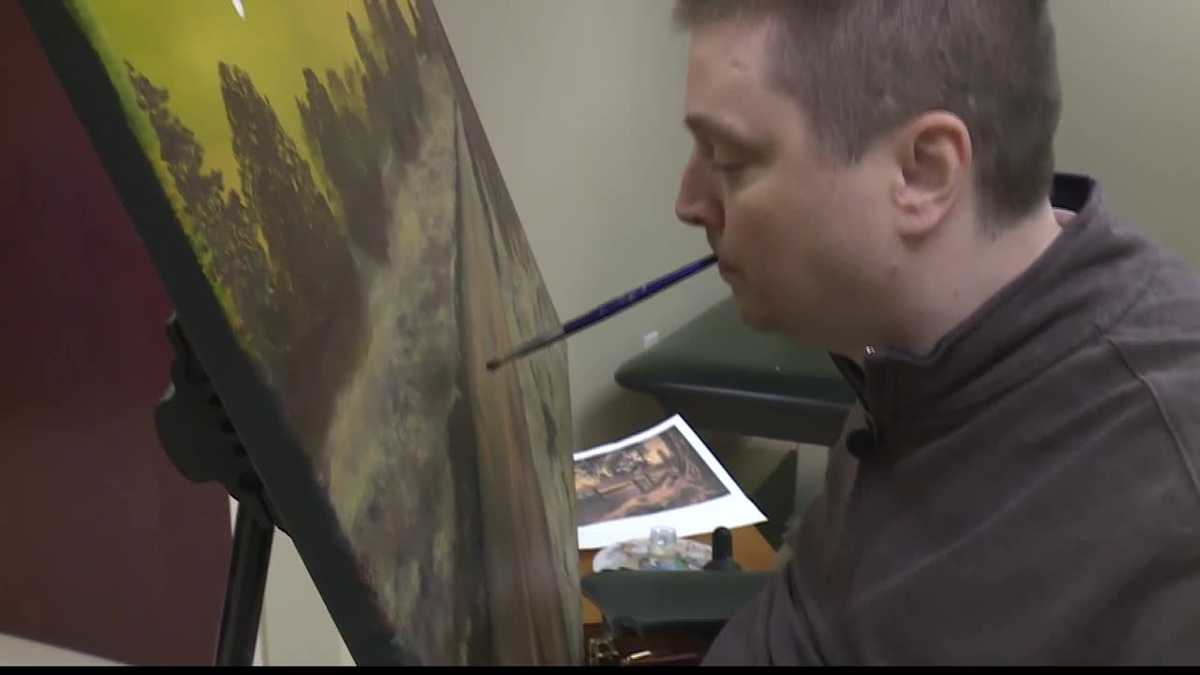Paralyzed man overcomes adversity to create beautiful works of art