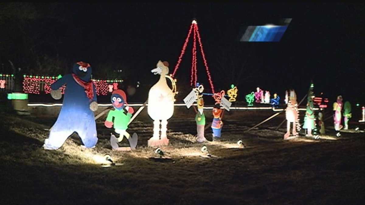 Iowa holiday light display spreads Christmas joy