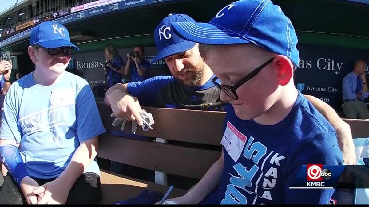 Dream Factory helps 12-year-old baseball fan meet Royals