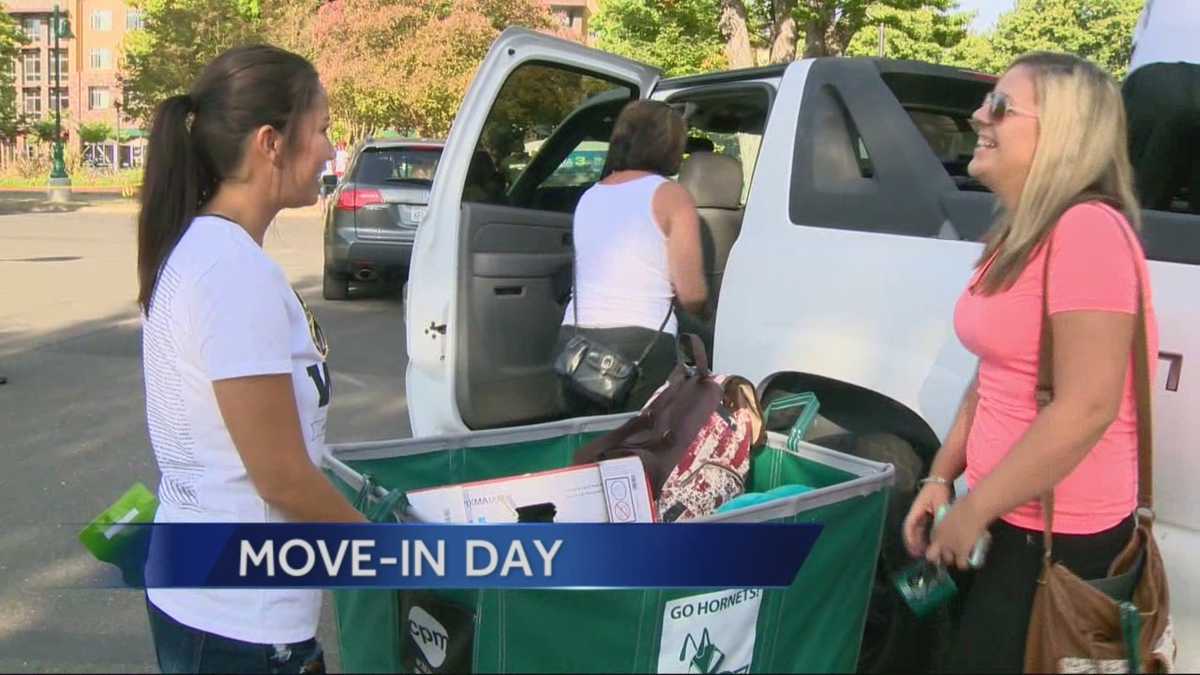 Students arrive at Sacramento State for move-in day