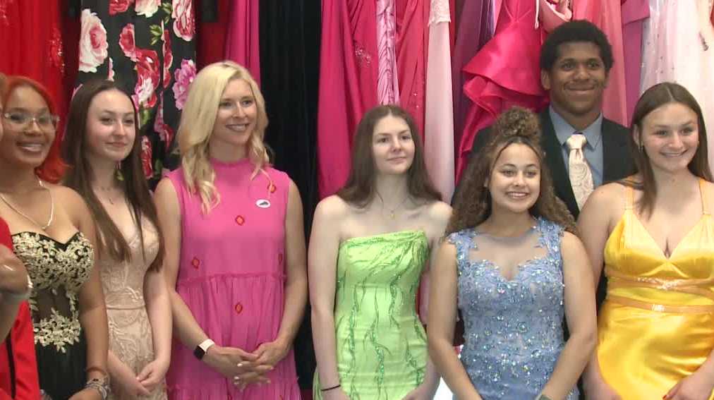 First responders, first lady team up to dress students for prom