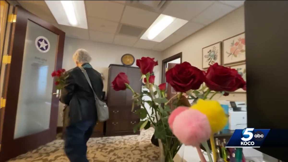 Thousands of supporters, roses fill Oklahoma Capitol for Rose Day