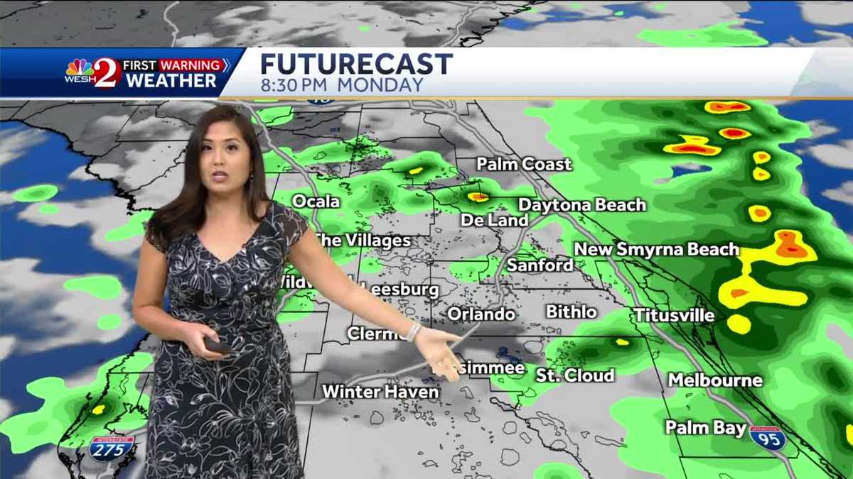 Comfortable start to Monday, showers in afternoon