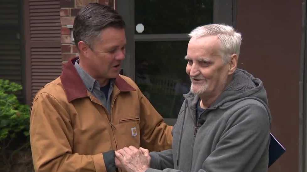 Iowa congressman pushes for more help for victims of SNAP theft