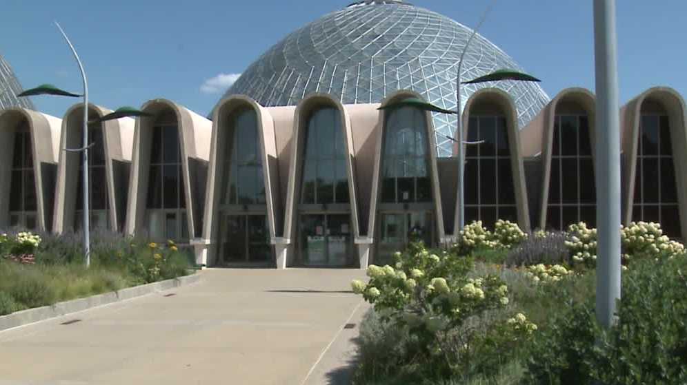 Milwaukee's Mitchell Park Domes closed after break-in