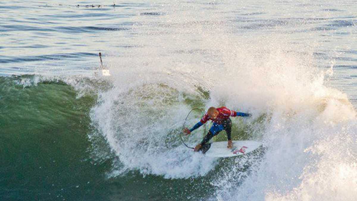 Kelly Slater powers back at Coldwater Classic in Santa Cruz