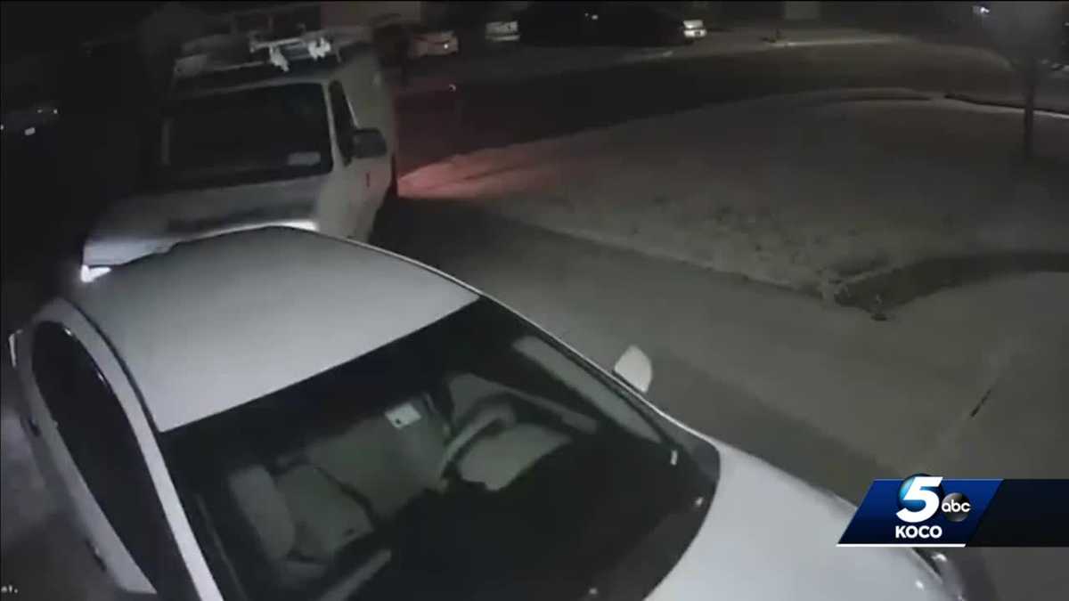 Driver Takes Off After Crashing Into Womans Car In Middle Of Night