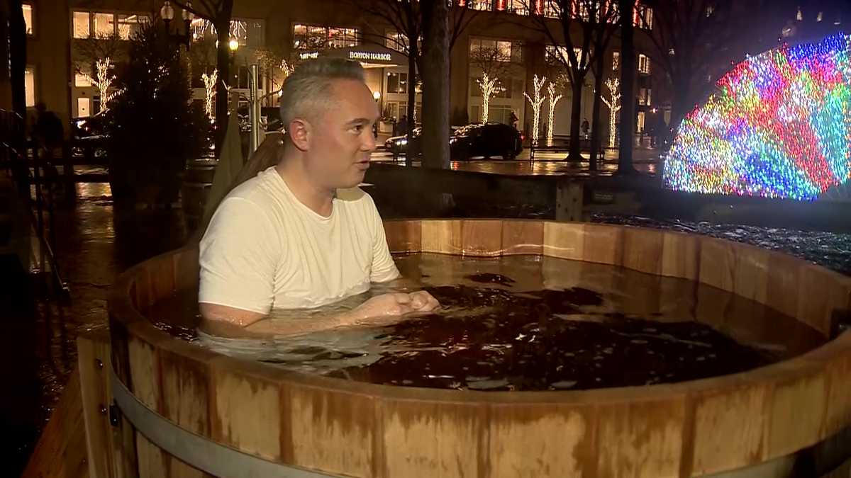 Pop up ice bath, sauna appear in Boston park in middle of winter