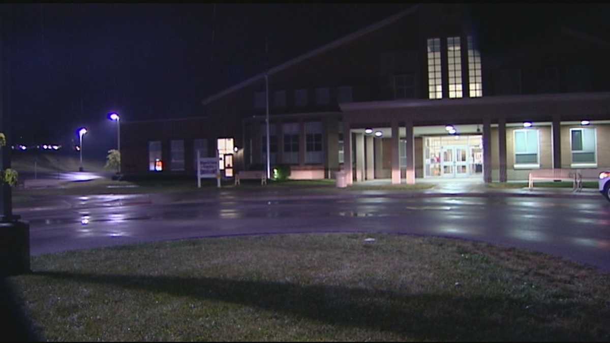 Police: School on lockdown after student pulls out knife on school bus