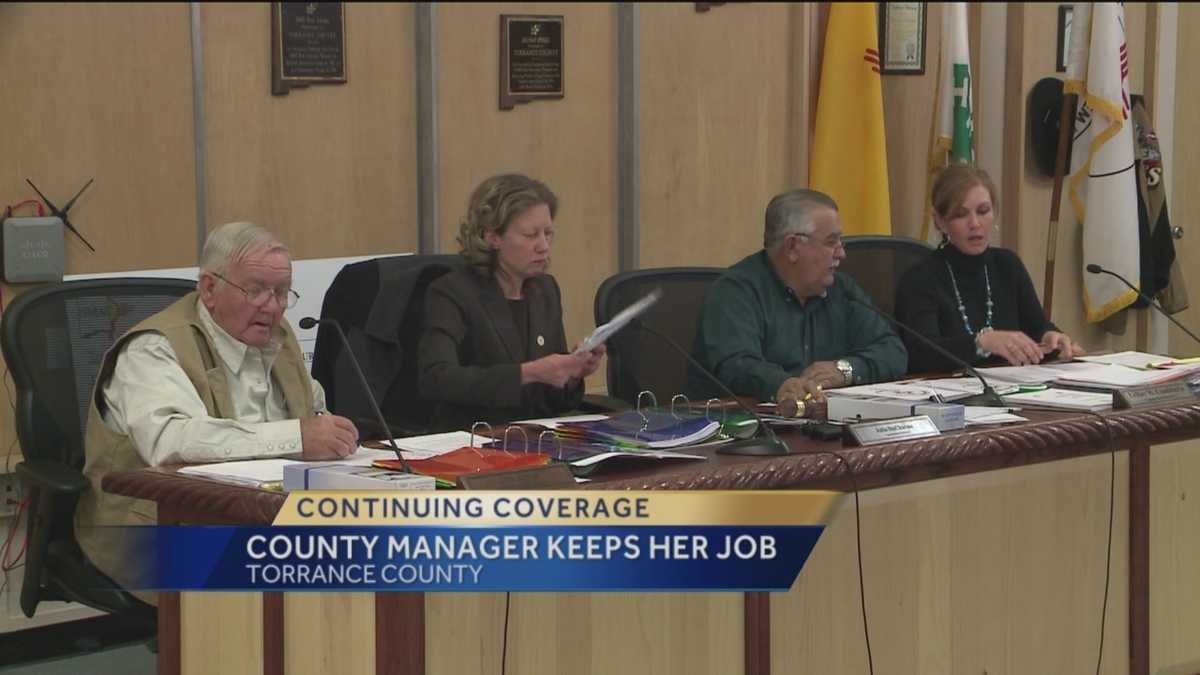 County manager keeps job despite audit