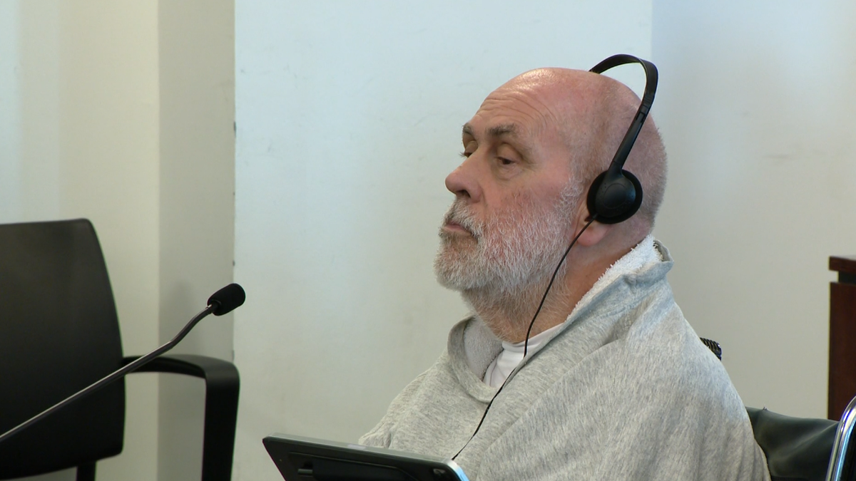 Stephen Gale Waives Defense in 1989 Rape Case