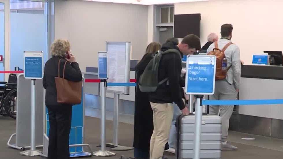 FAA orders traffic cuts amid shutdown; Monterey Regional Airport sees ...