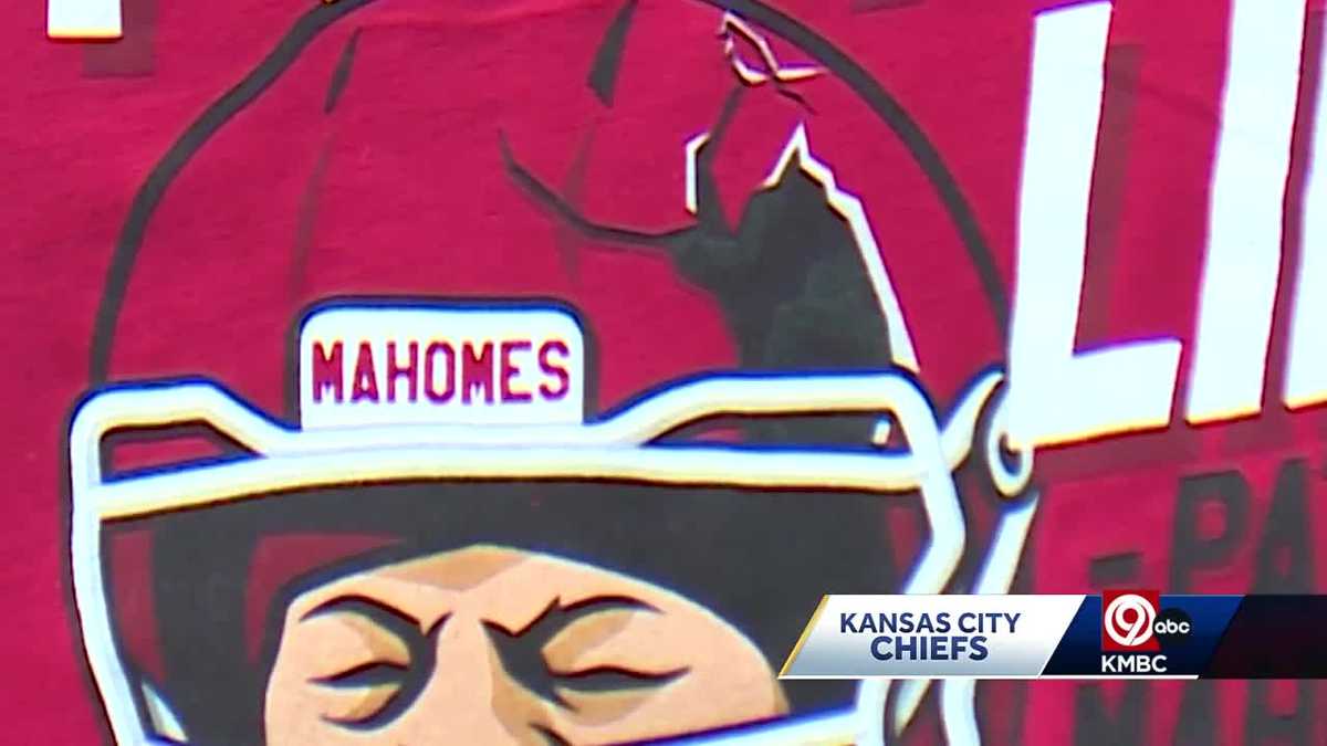 New shirt features Patrick Mahomes' legendary cracked helmet