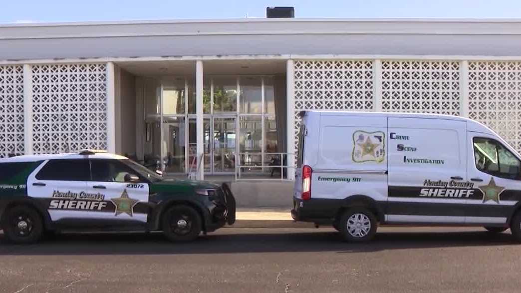 Clewiston City Hall investigation continues, with judge sealing search ...