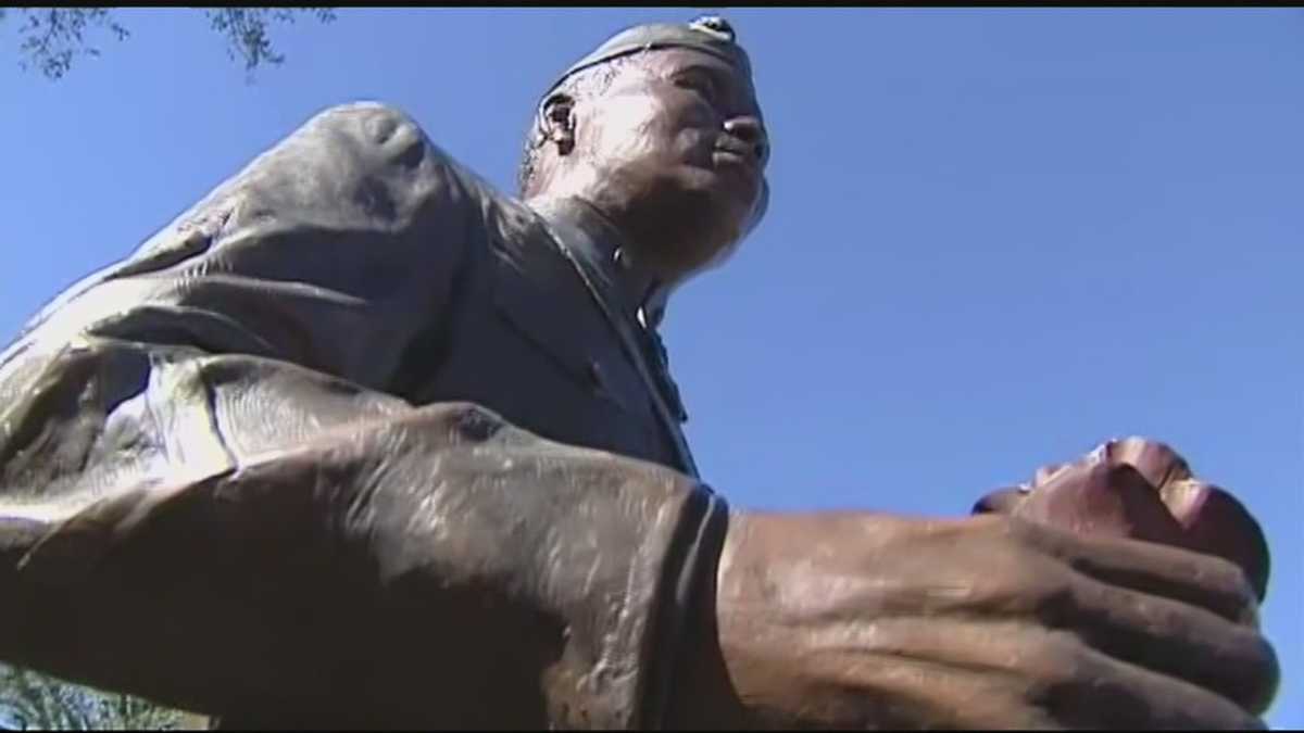 Statue unveiled to honor African-American war hero