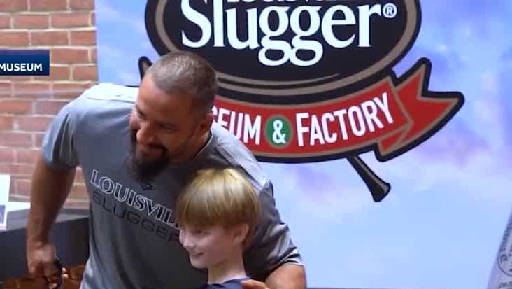 WWE stars visit Louisville Slugger Museum