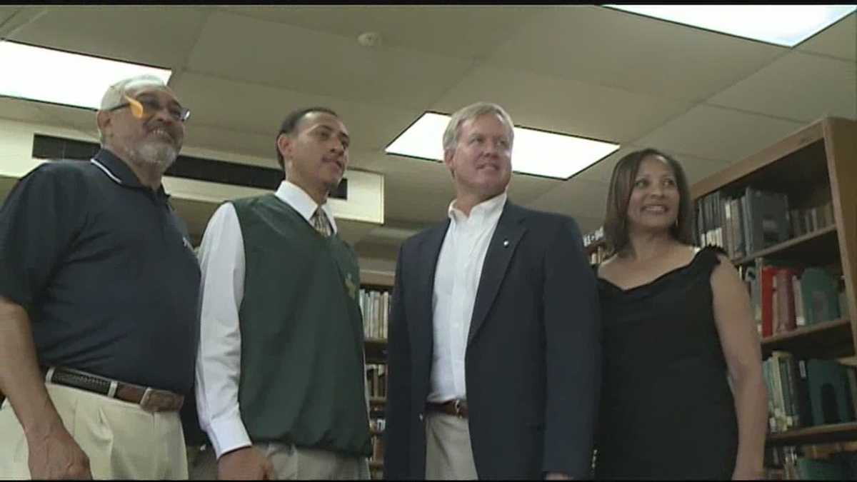 Ryan Swanier signs with JSU
