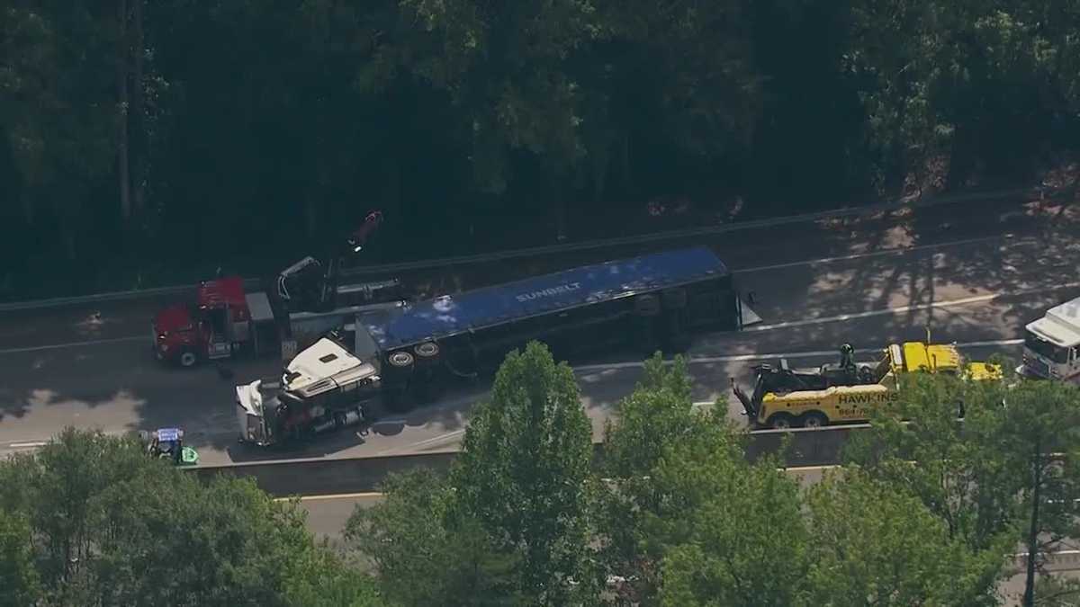 Greenville: Overturned tractor trailer I-185