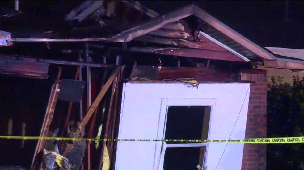 HOUSE EXPLOSION: House explodes, damages two other homes in Midwest ...