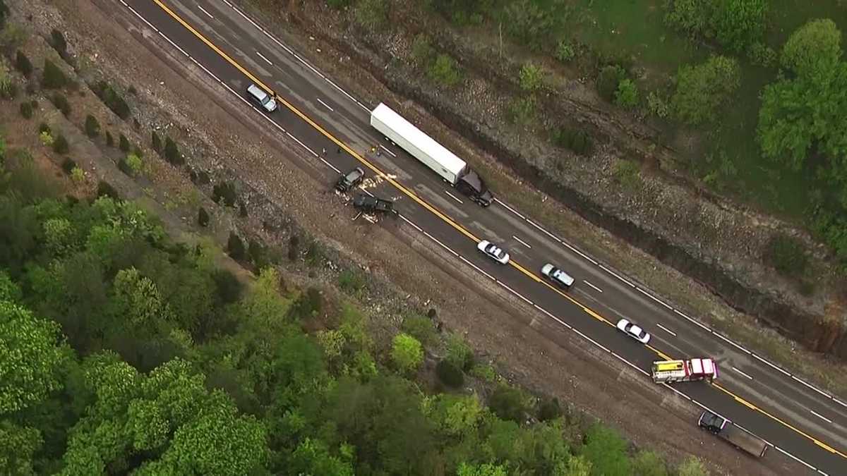 KSP: 1 person killed, 1 injured in crash on Joe Prather Highway