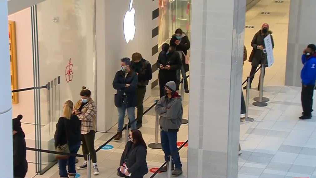 'Running out of time!' Stores see growing crowds ahead of Christmas