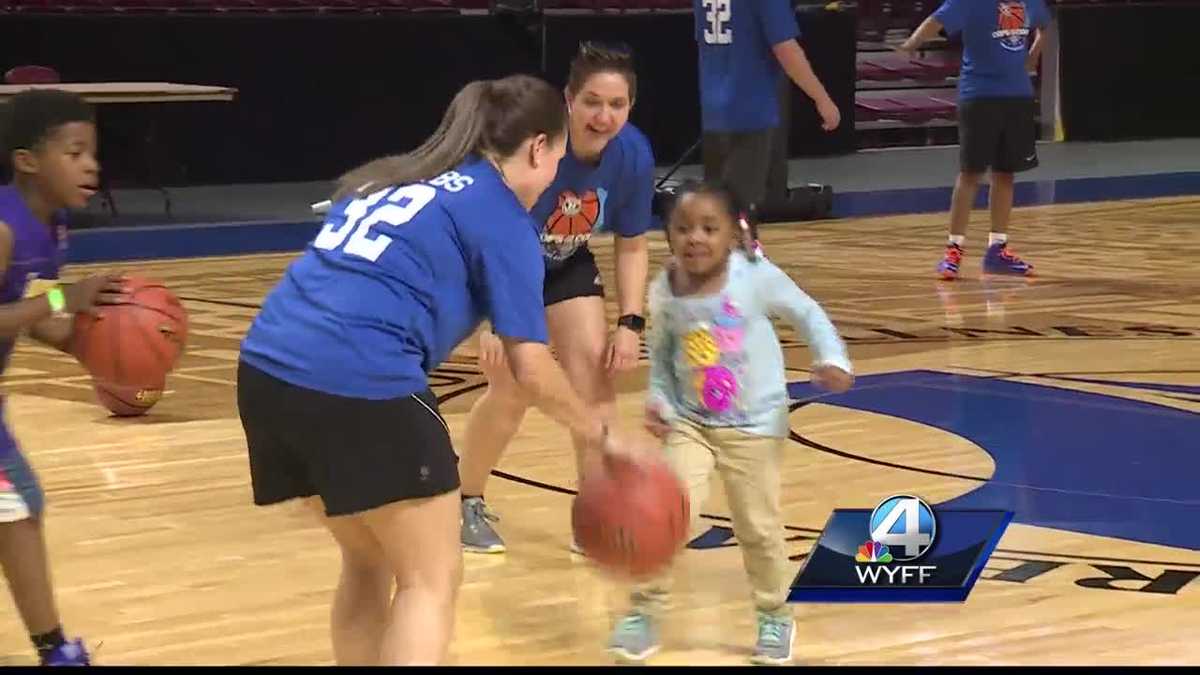 Cops play basketball with Upstate teens