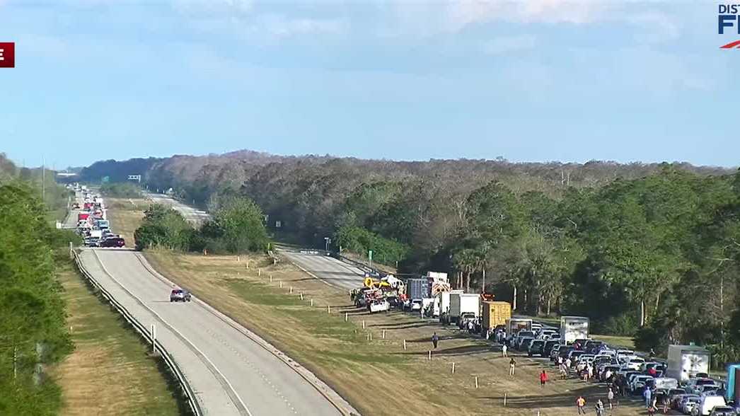 Multi-vehicle crash shuts down traffic along Alligator Alley in Collier ...