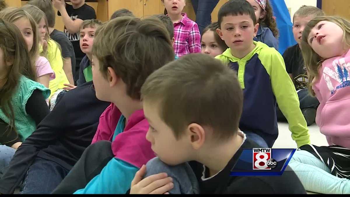 Ted visits Durham Elementary for Weather at your School