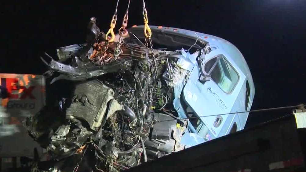 Driver hospitalized after crash involving FedEx truck on I-80 in Roseville