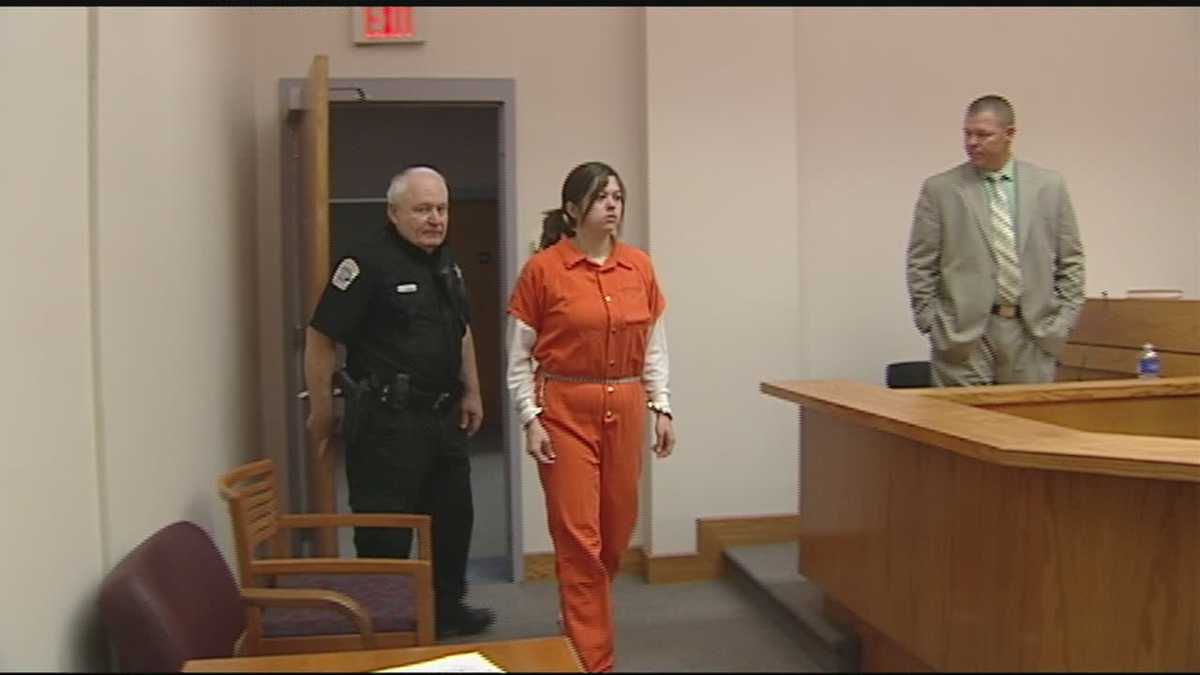 Boyfriend killed 3 people, girlfriend charged with murder