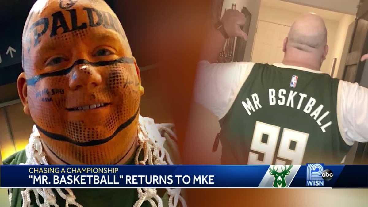 'Mr. Basketball' returns to Milwaukee