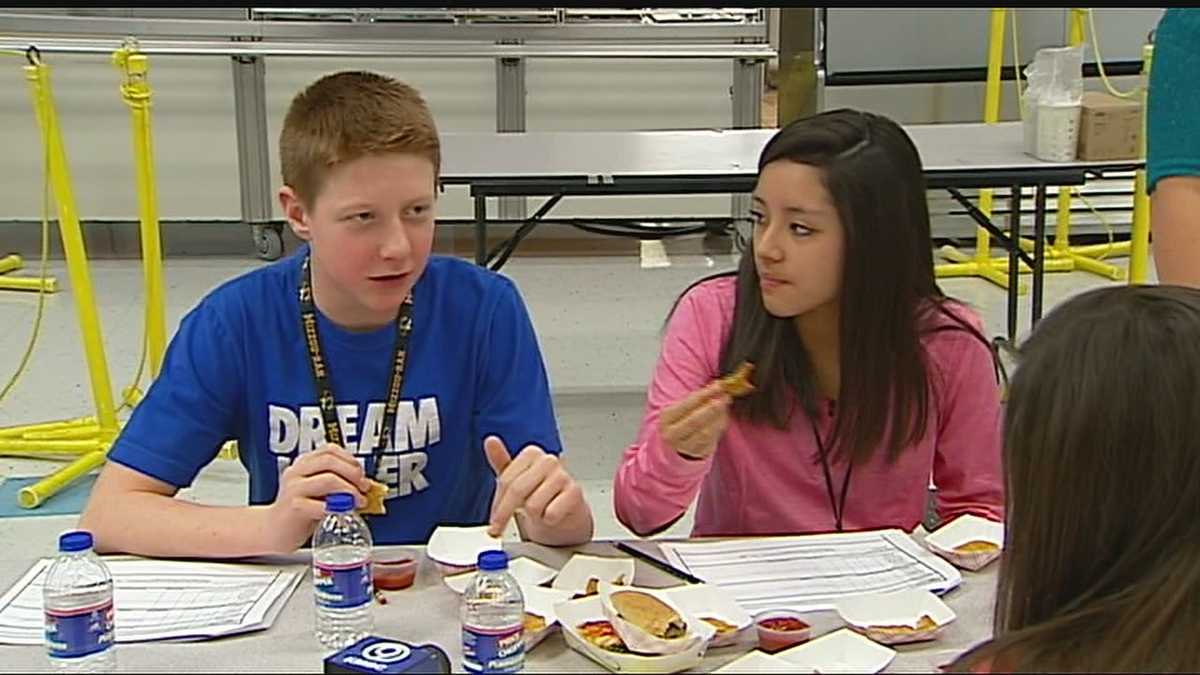 Students help district taste test new menu items