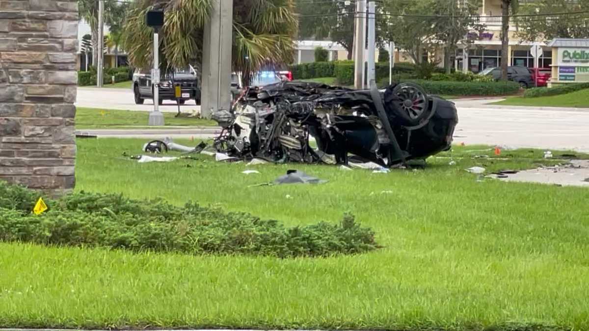 Florida road, highway closed after deadly crash