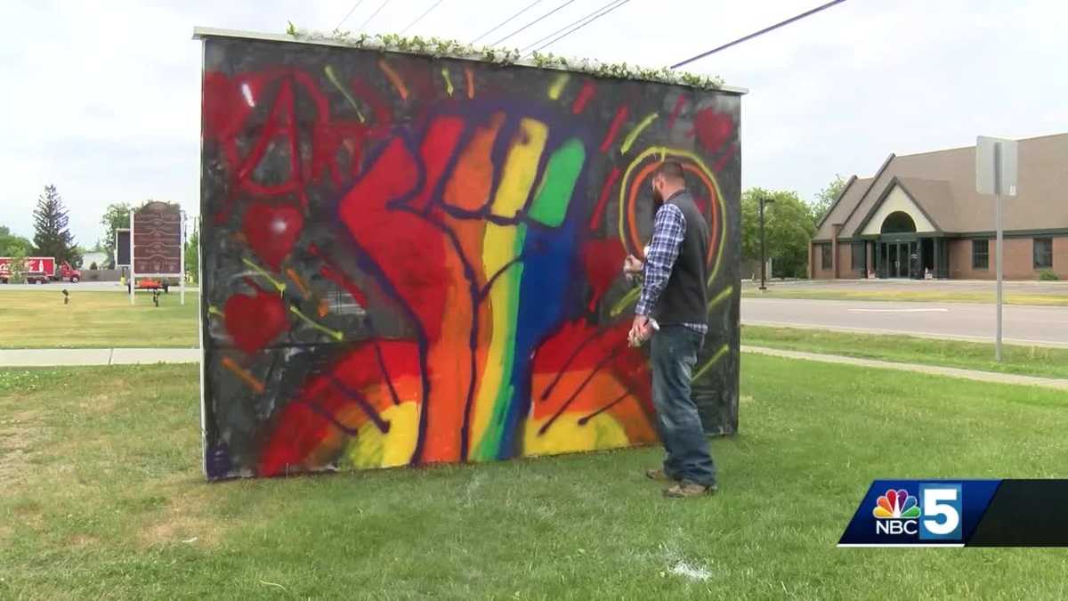 Public art mural sparks controversy amid international protests