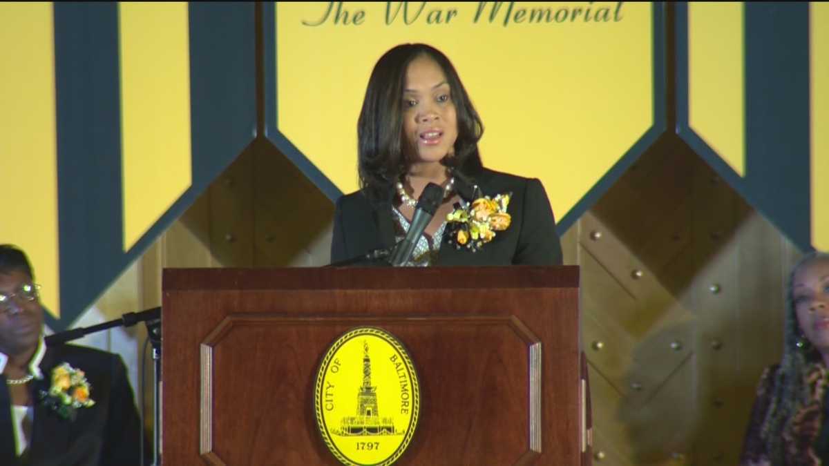 Mosby becomes U.S.'s youngest top prosecutor