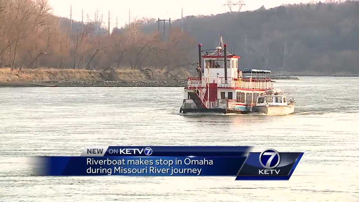 Riverboat makes stop in Omaha during Missouri River journey