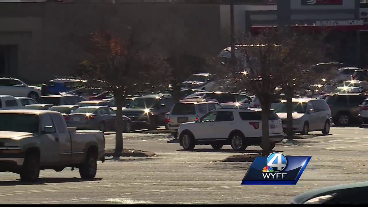 Car accidents in parking lots increase over the holidays, new report says