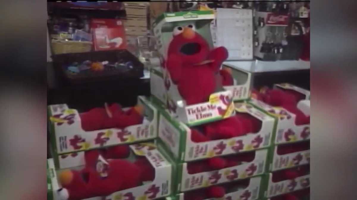 A look back at Tickle Me Elmo mania in 1996 | Archives