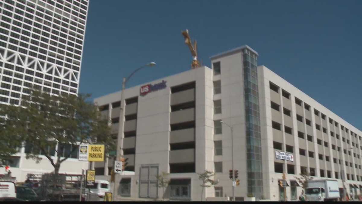 U.S. Bank parking structure closed