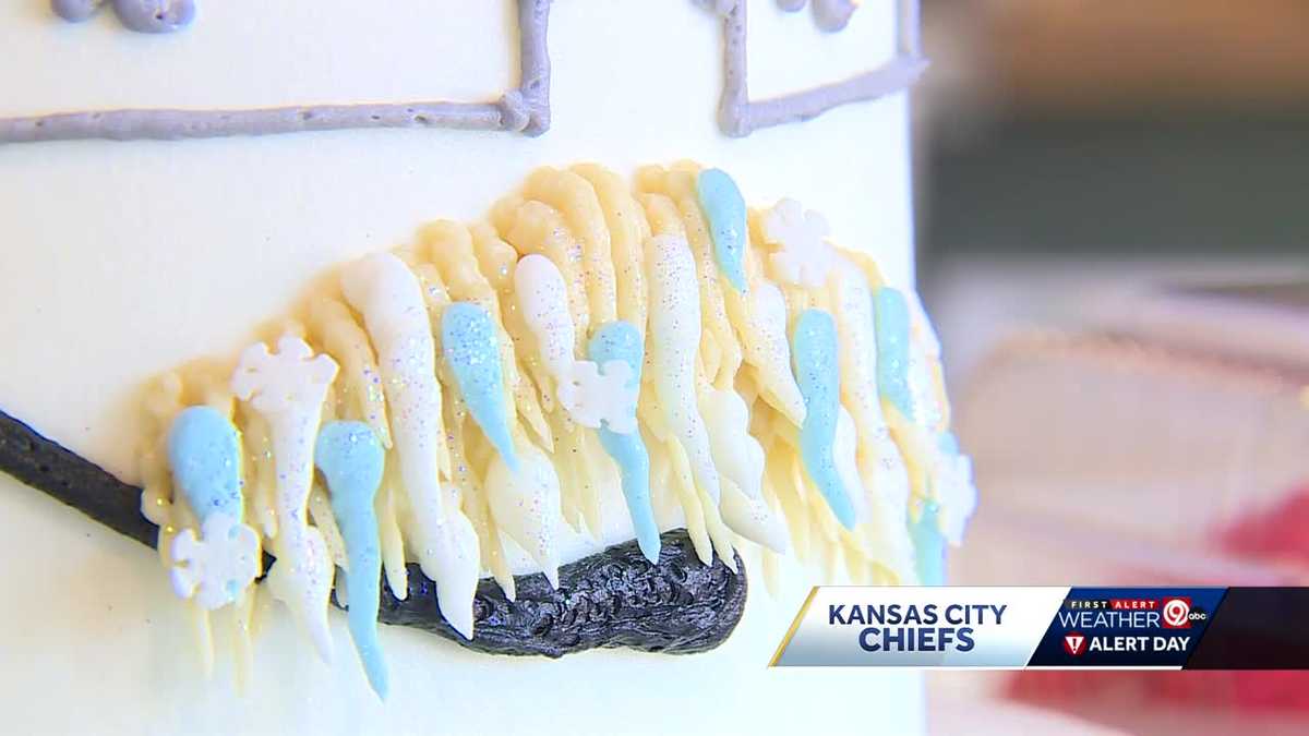 Andy Reid's mustache swaps ice for icing at Kansas City bakery