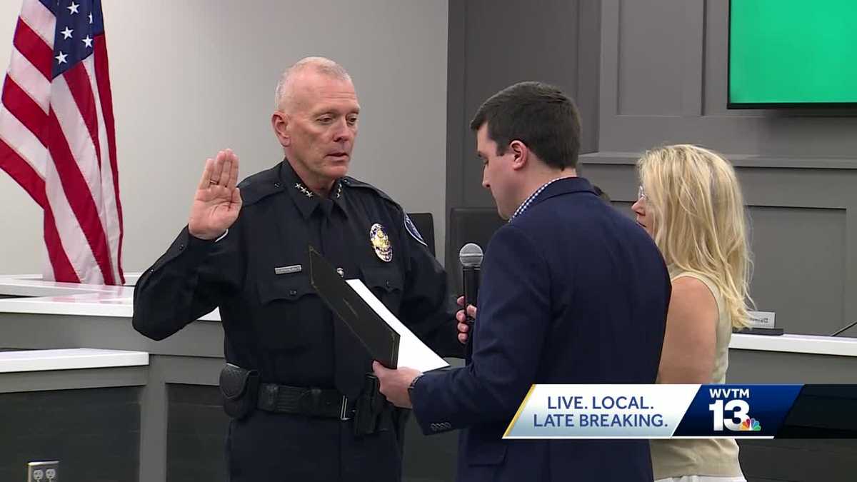 Alabama town swears in new police chief