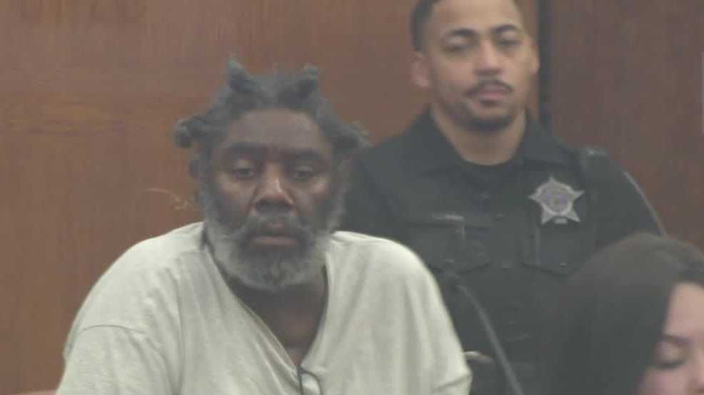 Jury: Security guard guilty of killing man for stealing 'snack cakes'