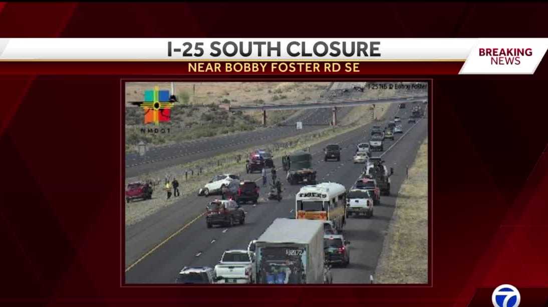 Rollover crash causes southbound I-25 closure