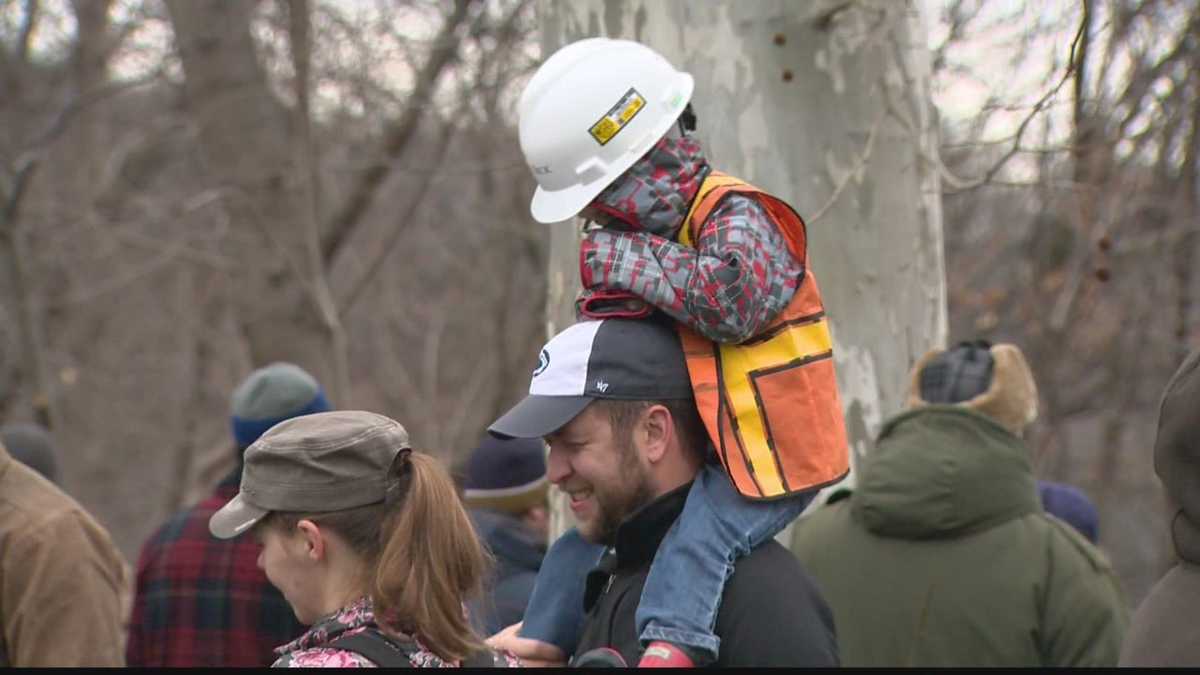'This was just amazing:' Greenfield Bridge implosion draws crowd of ...