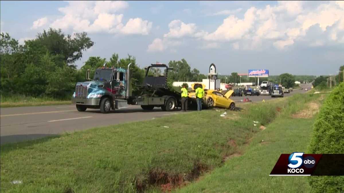 Person ejected from car aftermulti-vehicle crash in Oklahoma City