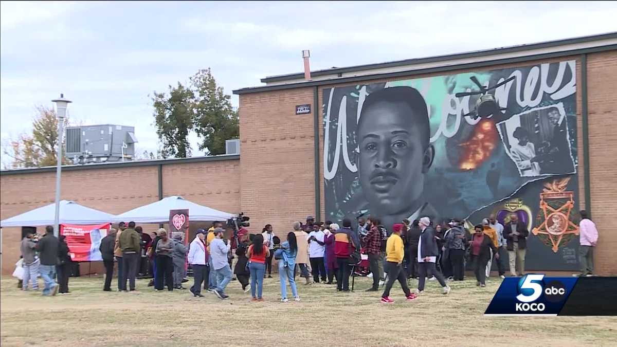 Family of Army captain killed in Vietnam attends mural unveiling