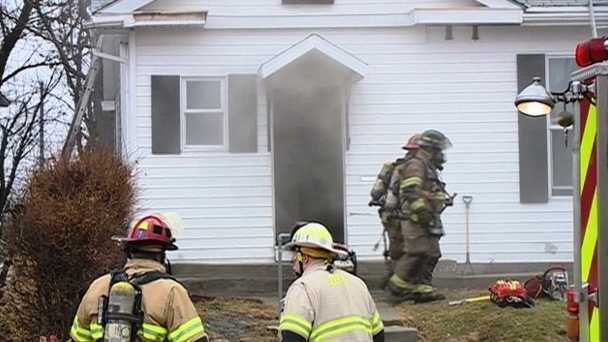 1 dead, 1 in critical condition following boarding house fire